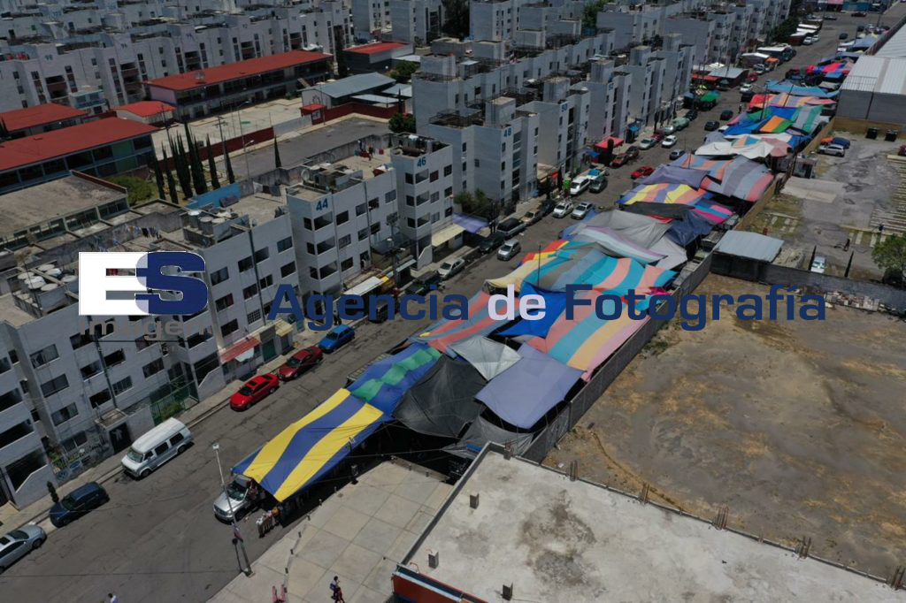 Se instala tianguis en Xilotzingo - Agencia de Fotografía Es Imagen