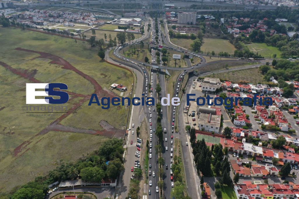 Protesta sobre recta Cholula contra AMLO - Agencia de Fotografía Es Imagen