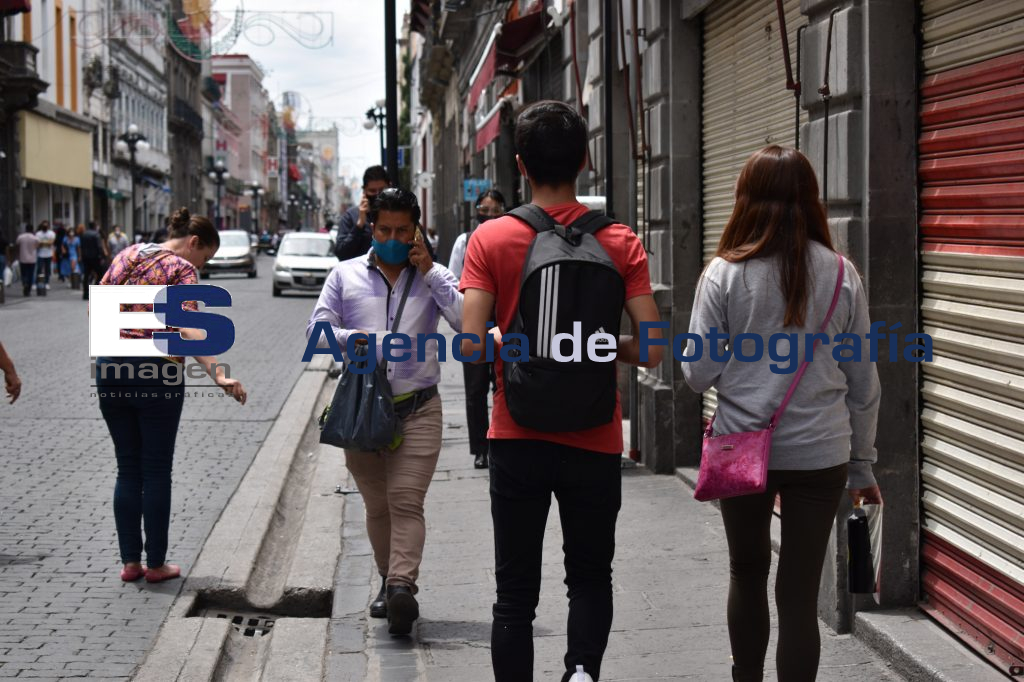 Personas caminando por las calles del Centro Histórico - Agencia de ...