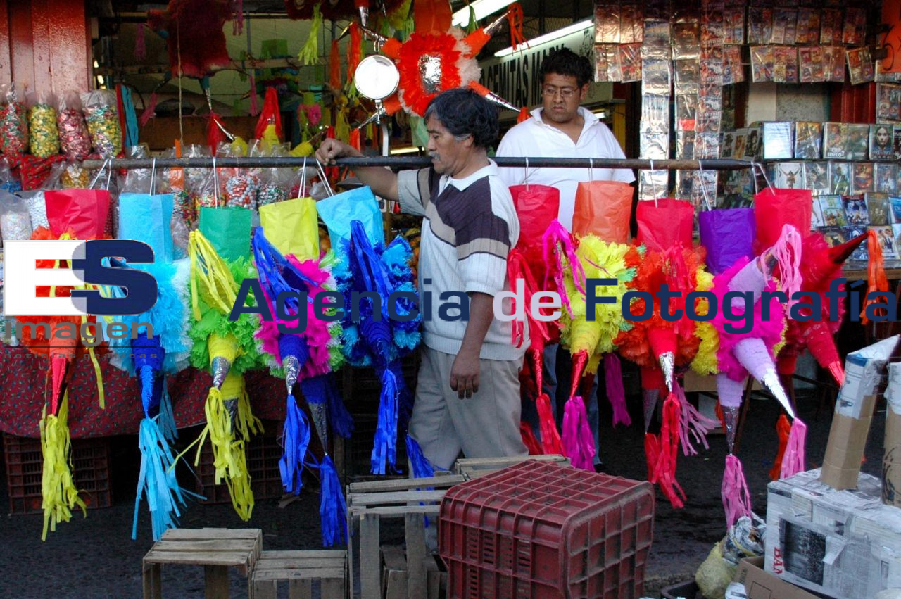 Fabricacion y Venda de Piñatas - Agencia de Fotografía Es Imagen