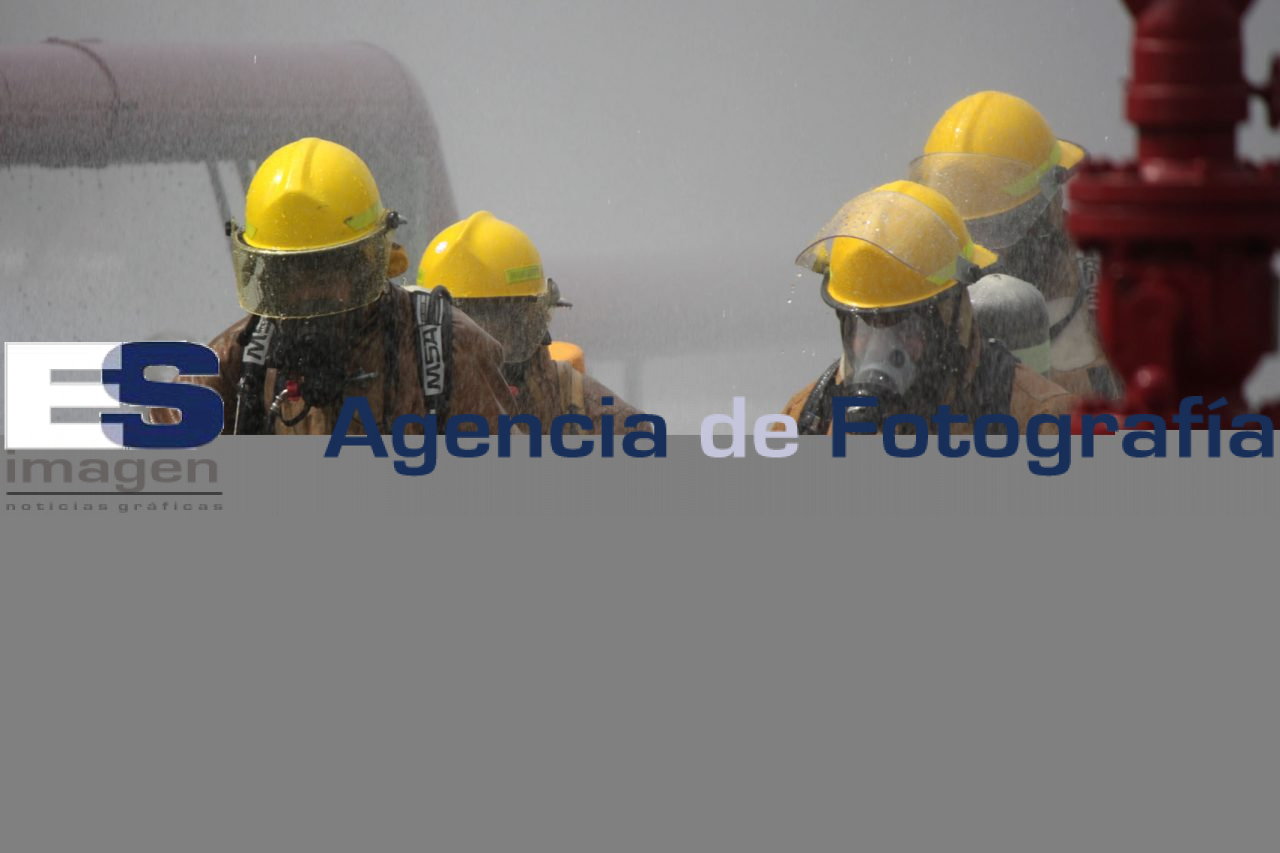 Simulacro Fuga de Gas en PEMEX - Agencia de Fotografía Es Imagen