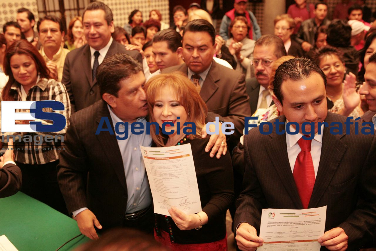 Claudia Hernández e Ivan Galindo se registran en el PR - Agencia de ...