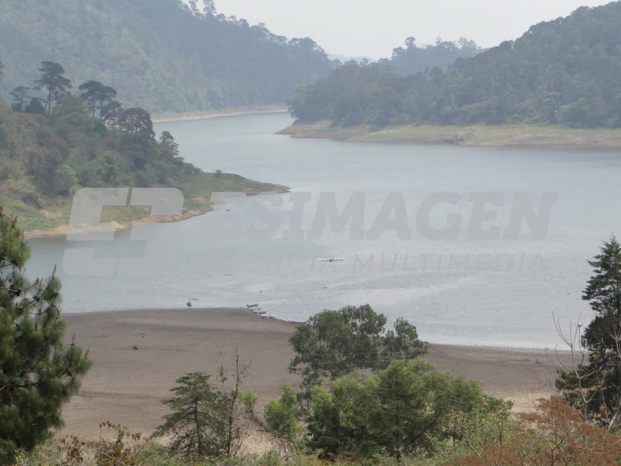 Bajo el nivel de las presas Necaxa y Tenango - Agencia de Fotografía Es ...
