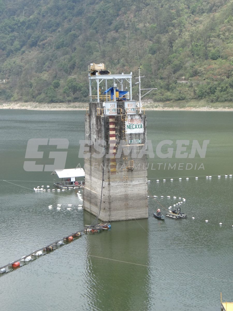 Bajo el nivel de las presas Necaxa y Tenango - Agencia de Fotografía Es ...