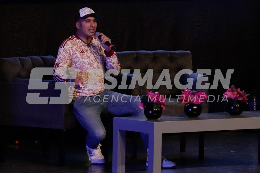 Alex Montiel "El Escorpión Dorado" se presenta en Creadores México ...