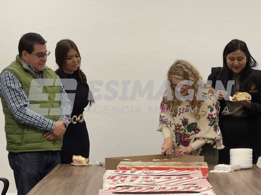 Realizan tradicional partida de rosca de reyes en Congreso local ...
