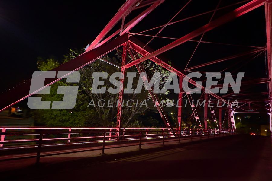 Así se ve el puente rojo con su nueva iluminación - Agencia de ...