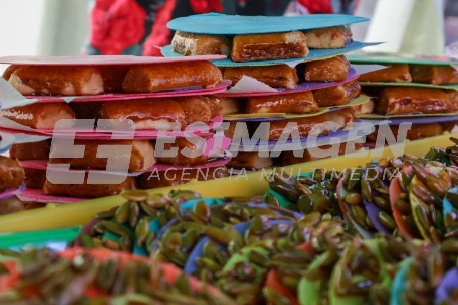 Inicia venta de dulces típicos de temporada - Agencia de Fotografía Es ...