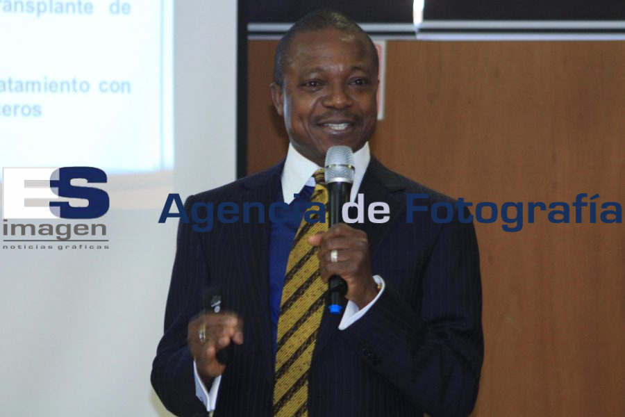 Dr. Isaac Osadolor en ICI - Agencia de Fotografía Es Imagen